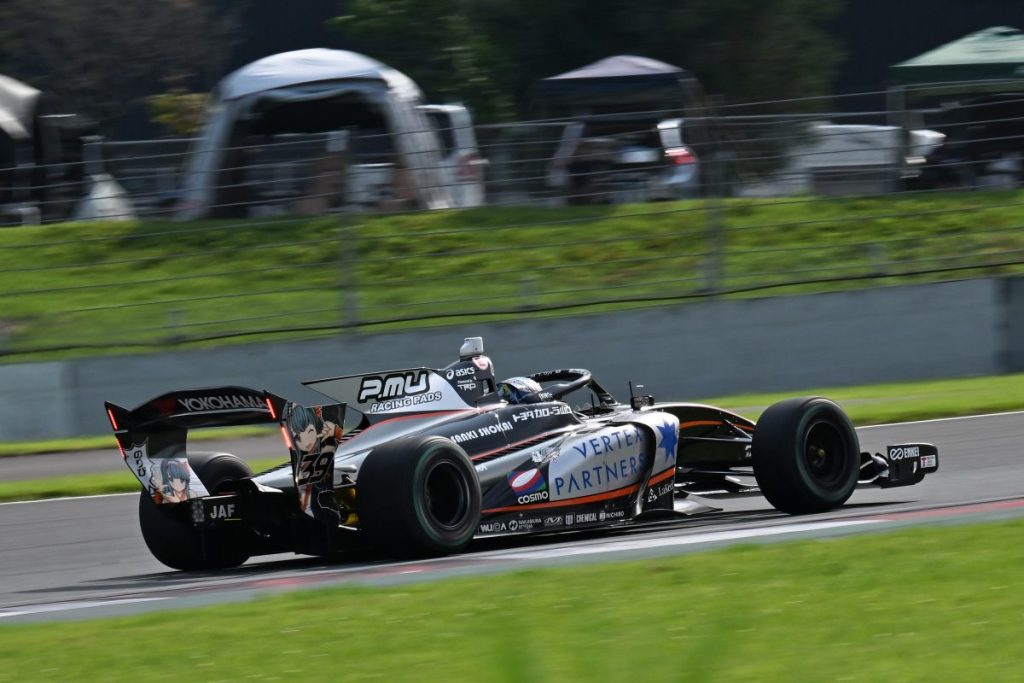 「第1回瑶子女王杯(Princess Yohko Cup)」 栄えある賜杯を下賜されたのは坪井翔｜SUPER FORMULA 公式WEBサイト